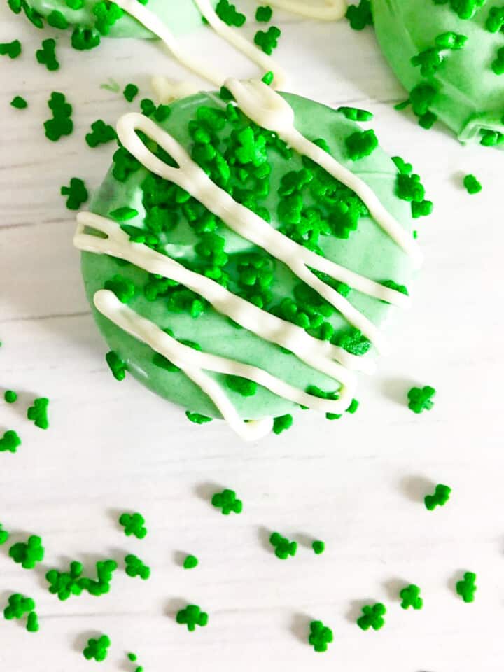 Lucky Green Oreos Recipe - Delicious Table