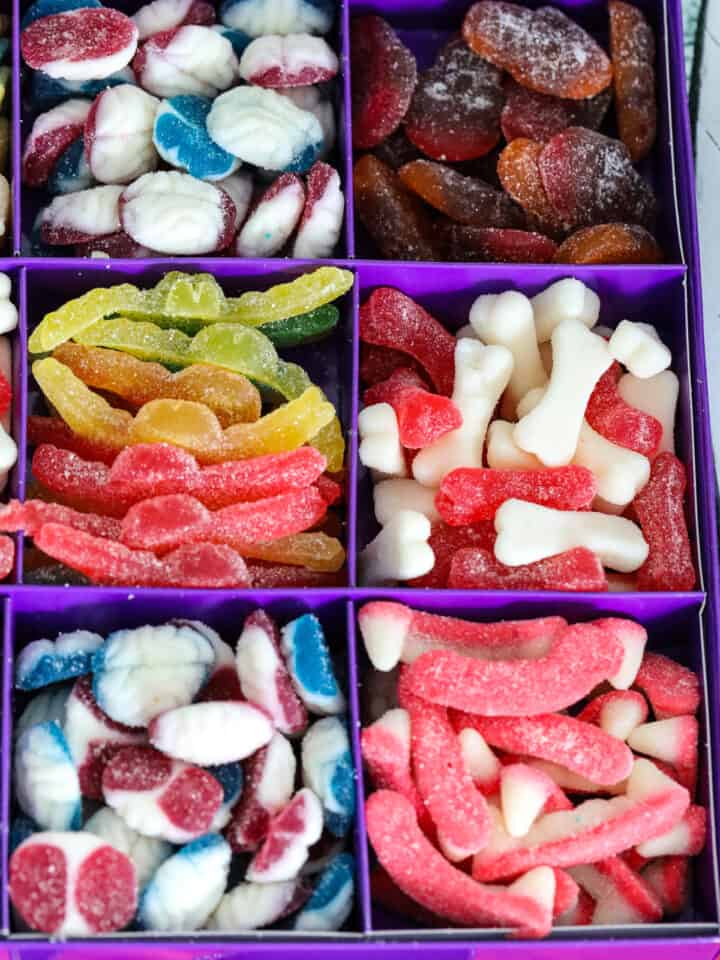 Halloween Candy Board - Delicious Table