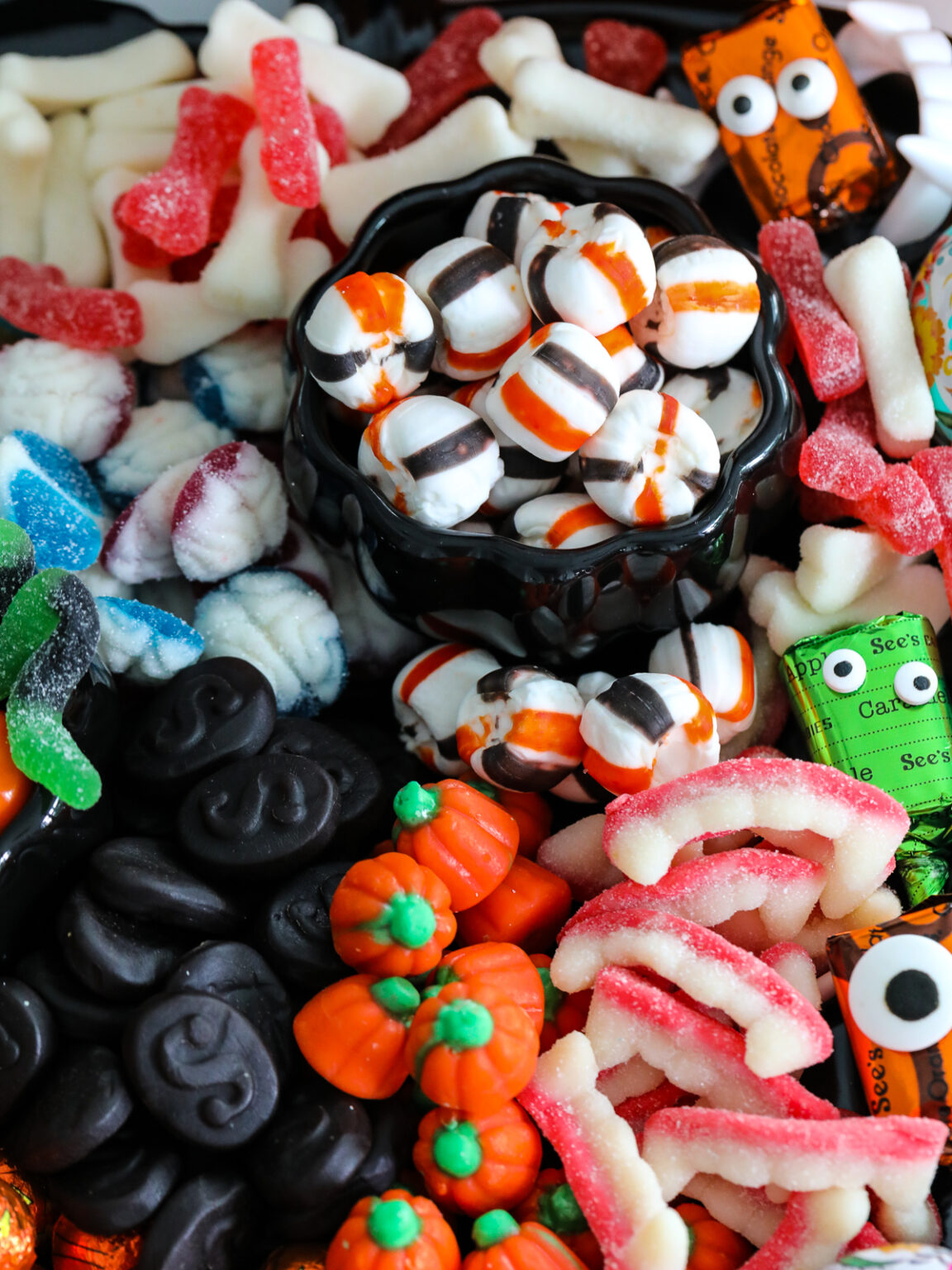 Halloween Candy Board - Delicious Table
