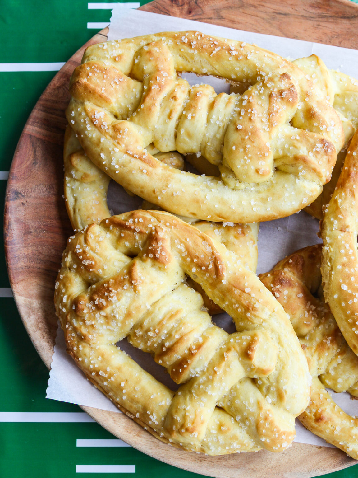 Soft Pretzels With Beer Cheese Dip Recipe - Delicious Table