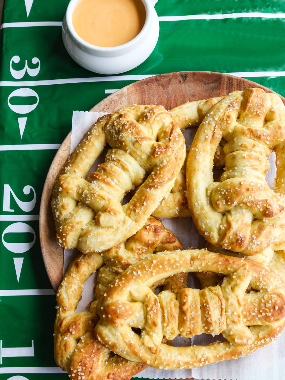 Soft Pretzels With Beer Cheese Dip Recipe - Delicious Table